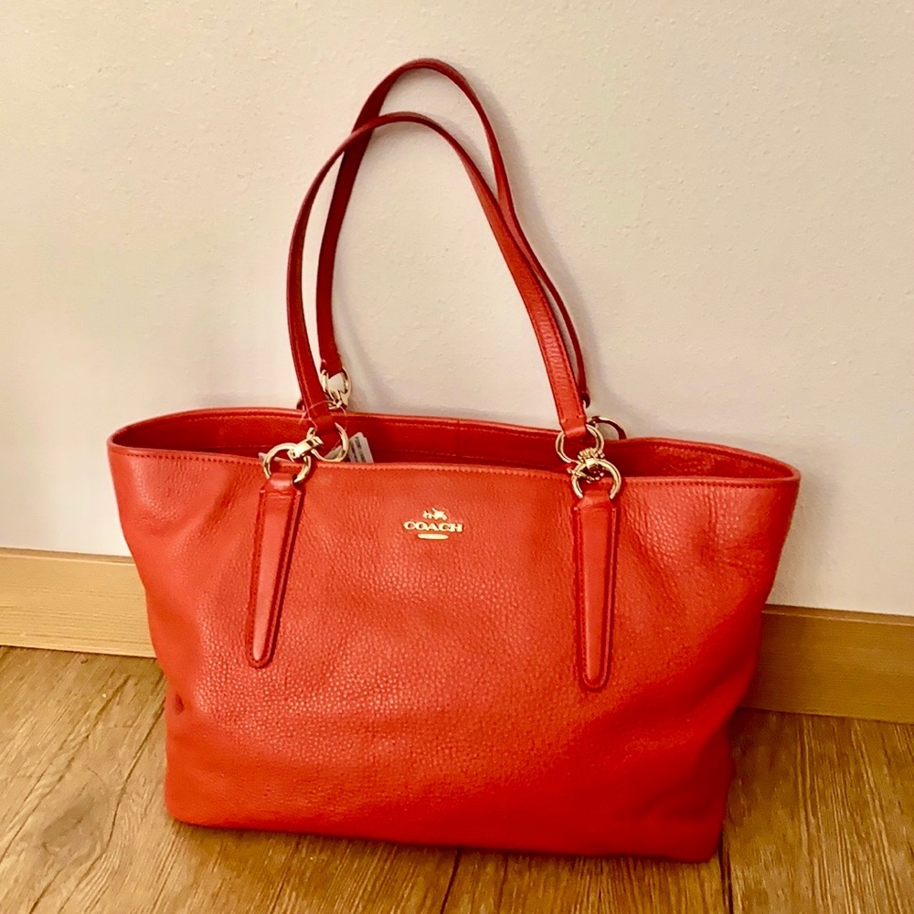 Coach Chicago Ellis Tote Bag In Watermelon - Gem